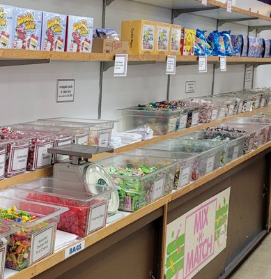 SUPREME NUT & CANDY - Updated November 2025 - 22 Photos & 15 Reviews ...