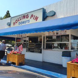 ROLLING PIN DONUTS - Updated July 2025 - 663 Photos & 951 Reviews ...