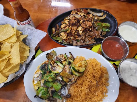 PRIMOS MEXICAN RESTAURANT - Updated October 2025 - 51 Photos & 42 Reviews - 4130 Crossing Ct ...