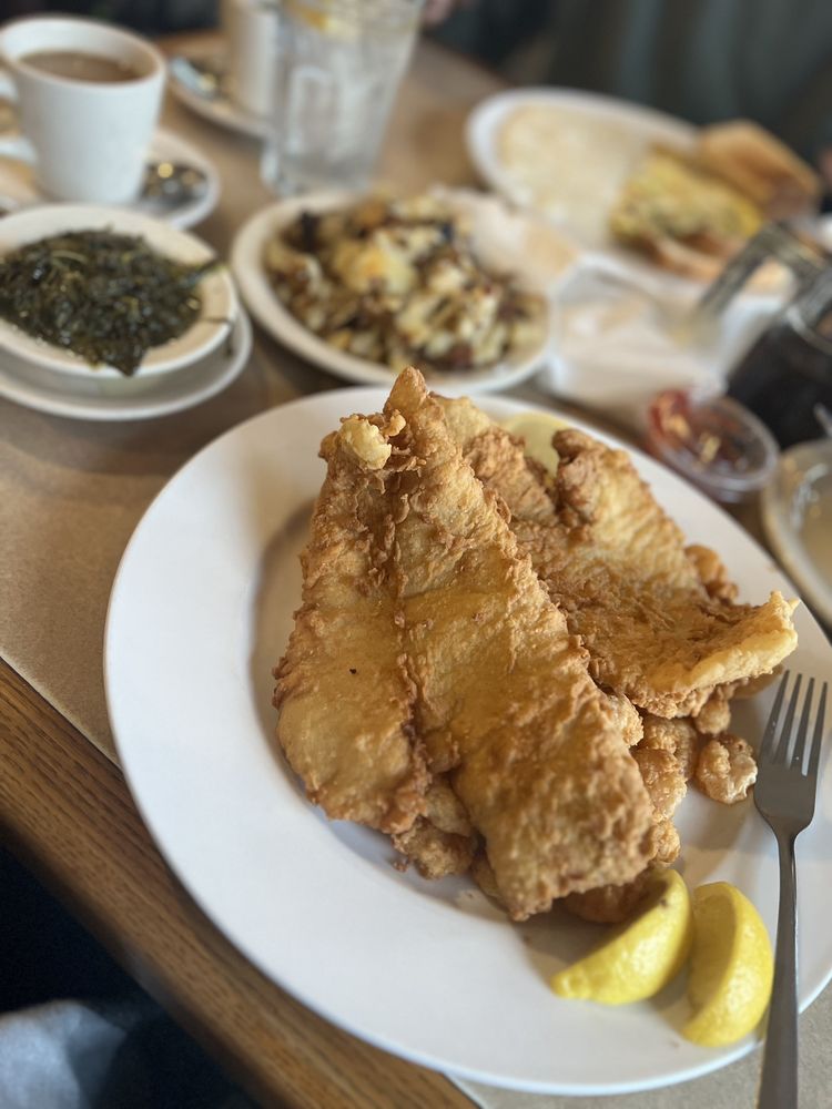 LANDMARK DINER RESTAURANT - Updated December 2025 - 397 Photos & 449 ...