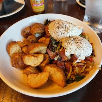 MCMENAMINS TAVERN ON THE SQUARE - 305 Photos & 428 Reviews - 9815 NE ...