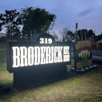 BRODERICK ROADHOUSE - Updated November 2024 - 1454 Photos & 1530 ...