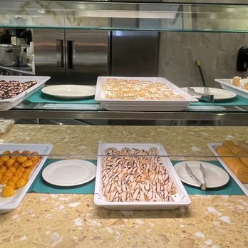 YUM BUFFET AND GRILL - Updated September 2024 - 1008 Photos & 522 ...