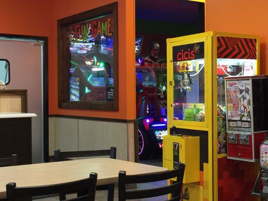 CICIS PIZZA - Updated April 2025 - 13 Photos & 32 Reviews - 715 Fashion ...