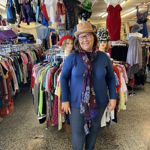 GOODWILL OUTLET - Updated December 2025 - 24 Reviews - 1729 W Taft ...