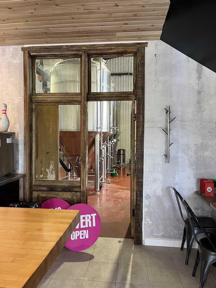 CHELSEA & CO - Updated October 2024 - 6 Rue Douglas, Chelsea, Quebec ...