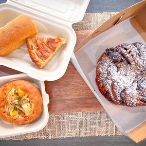 BEYOND PASTRY STUDIO - 212 Photos & 37 Reviews - 1067 Alakea St ...