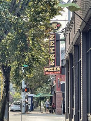 ZEEKS PIZZA - Updated October 2025 - 135 Photos & 259 Reviews - 6459 ...