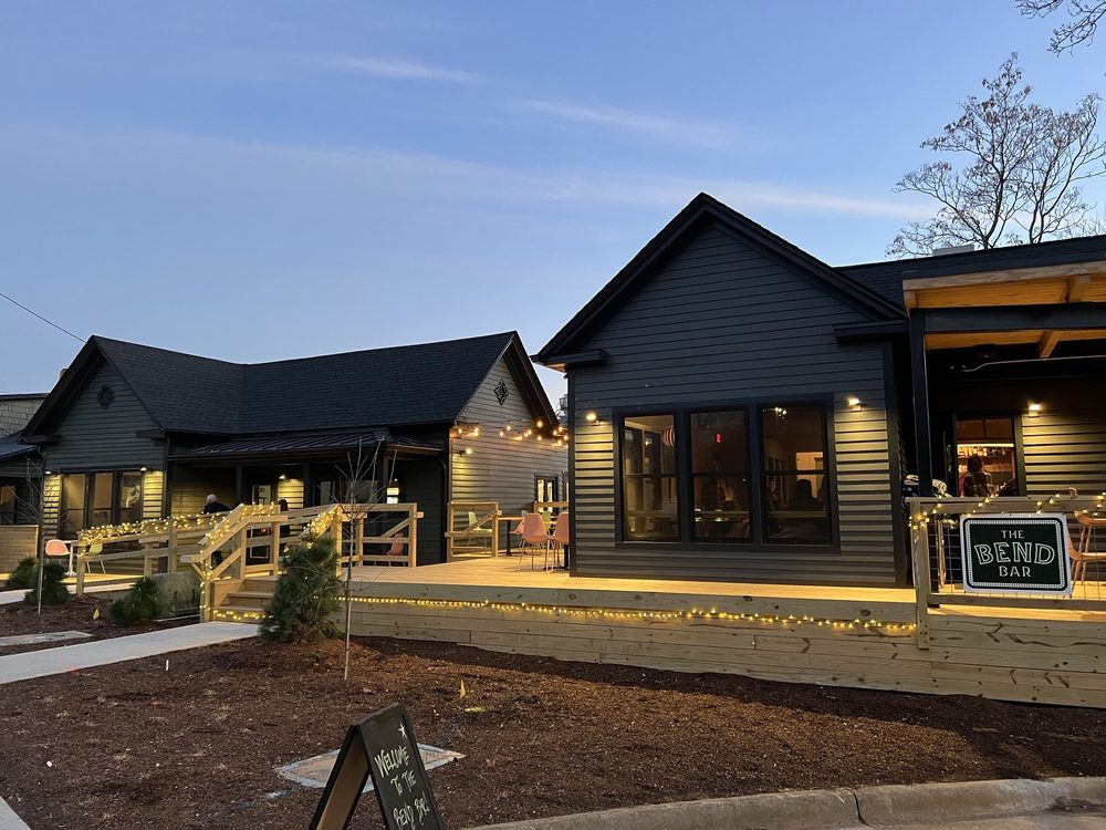 THE BEND BAR - Updated December 2025 - 40 Photos & 10 Reviews - 853 W ...