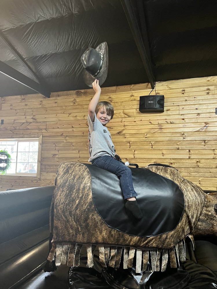 MUDDY BOTTOMS BAR & GRILL - 934 N County Rd 2100 E, Greenup, Illinois ...