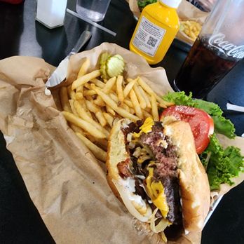 FAT DOG SPORTS BAR AND GRILL - Updated December 2025 - 23 Photos - 82 ...