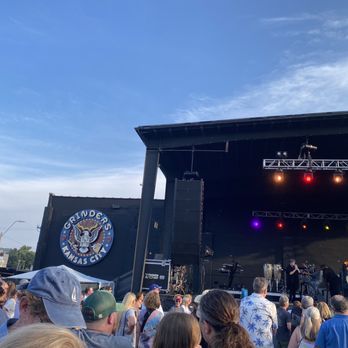 GRINDERS - Updated May 2024 - 632 Photos & 729 Reviews - 417 E 18th St ...