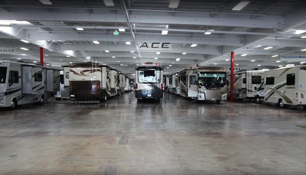 GIANT RV - Updated December 2024 - 181 Photos & 326 Reviews - 11111 ...