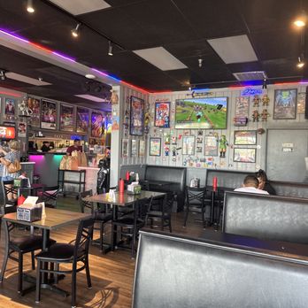 BIT BURGER KNOX - Updated June 2024 - 178 Photos & 96 Reviews - 151 N ...