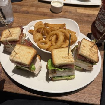 YARD HOUSE - Updated January 2025 - 1910 Photos & 1276 Reviews - 3775 ...