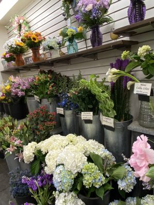 ROYER’S FLOWERS & GIFTS - Updated October 2025 - 10 Photos & 11 Reviews ...