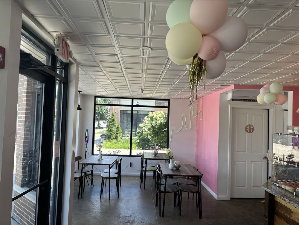 SWEET CHEEKS CAKE BAR - Updated November 2025 - 15 Photos - 1685 Hertel ...