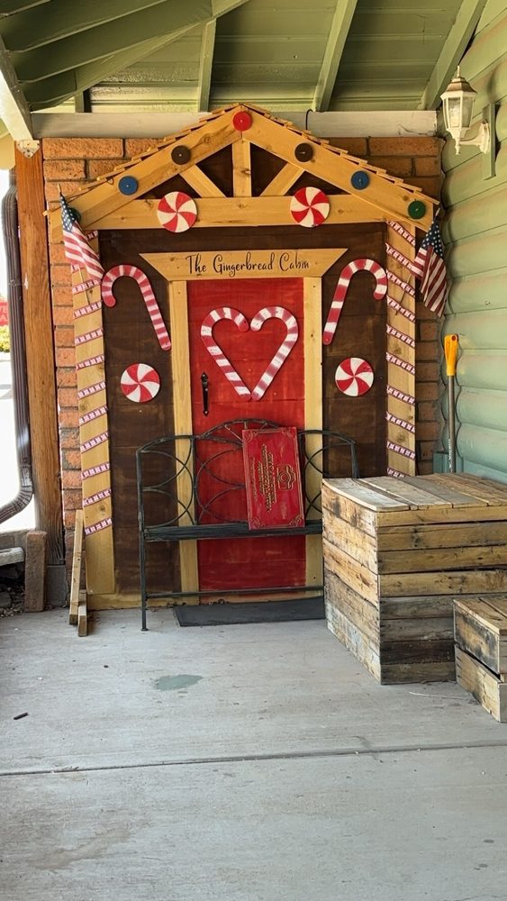 THE GINGERBREAD CABIN - Updated April 2025 - 30 Reviews - 1465 E White ...