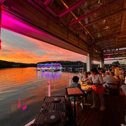 QUINCE LAKEHOUSE - Updated August 2025 - 972 Photos & 597 Reviews ...