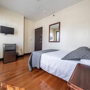 SEVILLE MOTEL - Updated January 2025 - 12 Photos - 1415 Tonnelle Ave ...