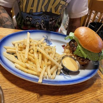 THE WINDMILL - Updated December 2025 - 79 Photos & 178 Reviews - 1501 N ...