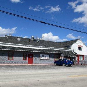 LEFT FIELD - Updated June 2025 - 7889 W Co Rd 10, New Riegel, Ohio ...