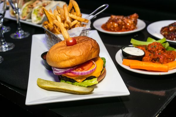 HOOPS CABARET & SPORTS BAR - Updated October 2025 - 58 Photos & 37 ...