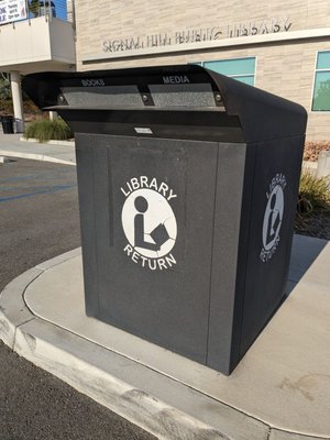 SIGNAL HILL LIBRARY - Updated January 2025 - 54 Photos & 28 Reviews ...