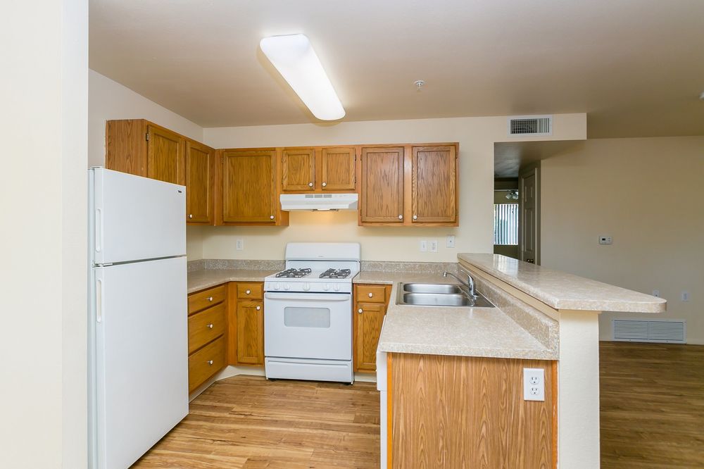 COURTSIDE APARTMENTS - Updated December 2025 - 220 S 6th St, Cottonwood ...
