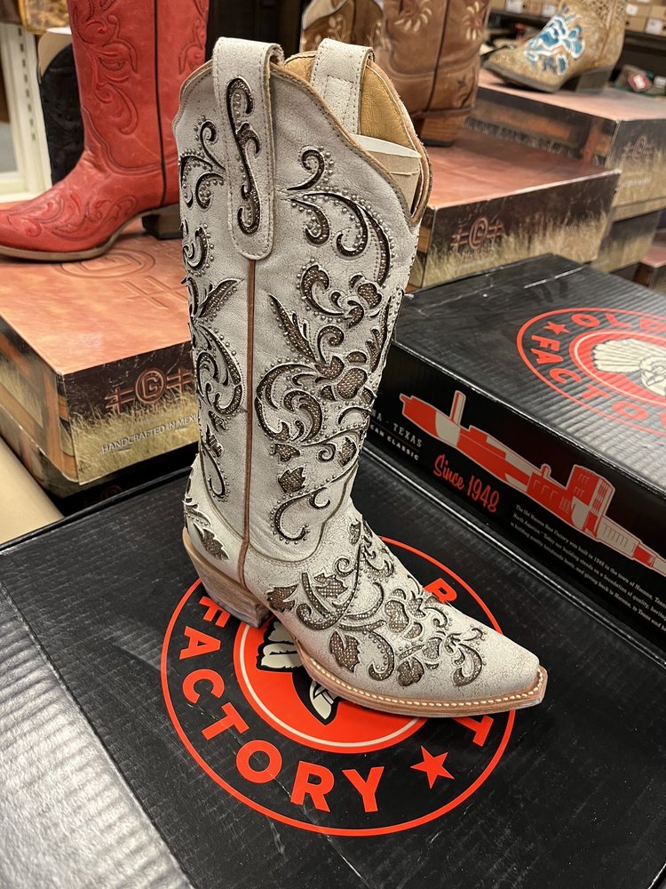 OLD BOOT FACTORY - TANGER OUTLETS - Updated August 2025 - 19 Photos ...