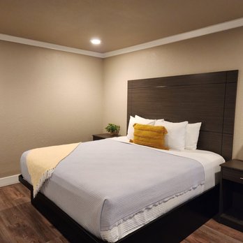 THE ELET HOTEL - Updated January 2026 - 44 Photos & 19 Reviews - 954 ...