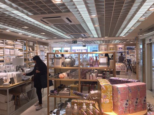 ZARA HOME - Department Stores - 56-57 Briggate, Leeds, West Yorkshire ...