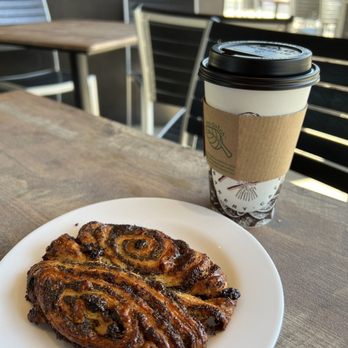 ALON’S BAKERY & MARKET - PHIPPS PLAZA - Updated September 2024 - 126 ...