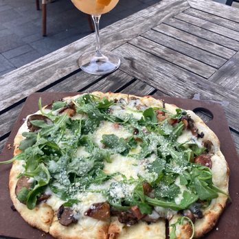 MUSSEL BAR & GRILLE - ARLINGTON - Updated 2024 - 708 Photos & 708 ...