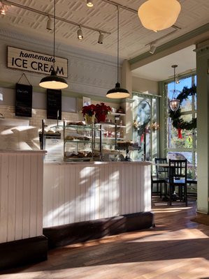 BLUE BEE CAFE - 110 Photos & 116 Reviews - Cafes - 114 Main St, Delhi ...