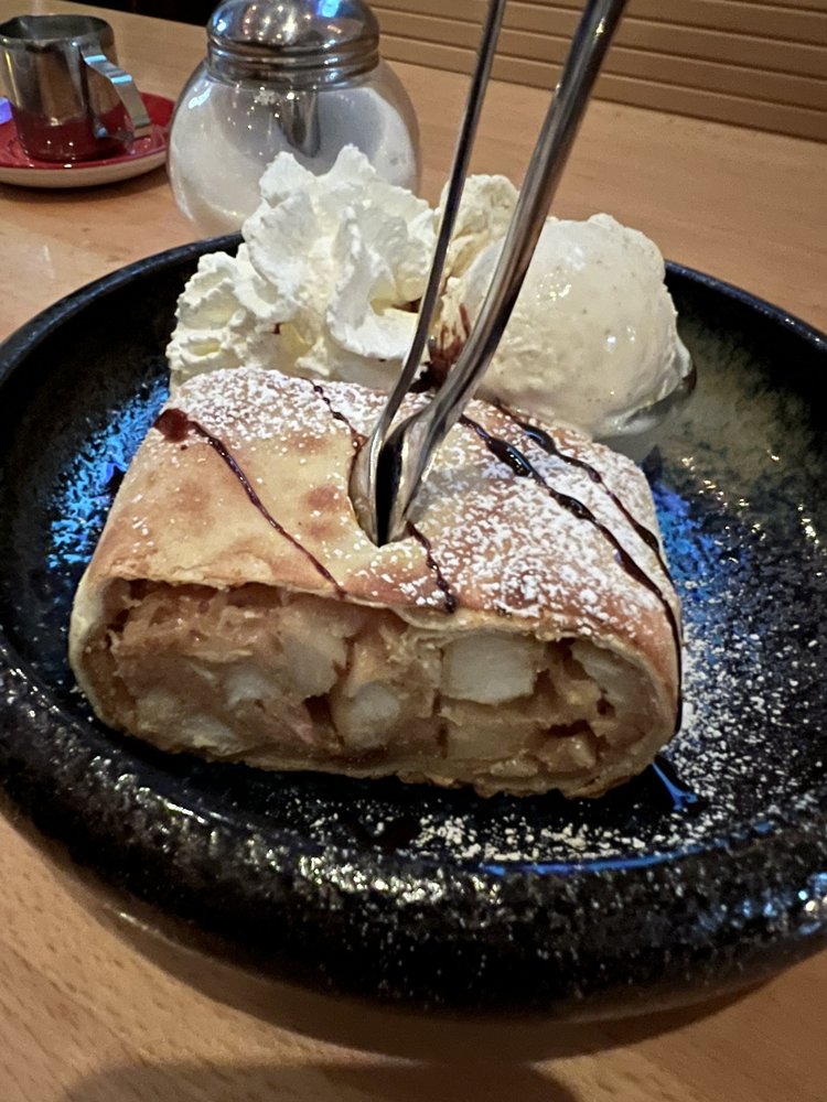 CAFÉ EXTRABLATT - Updated October 2024 - 39 Photos & 77 Reviews - Große ...