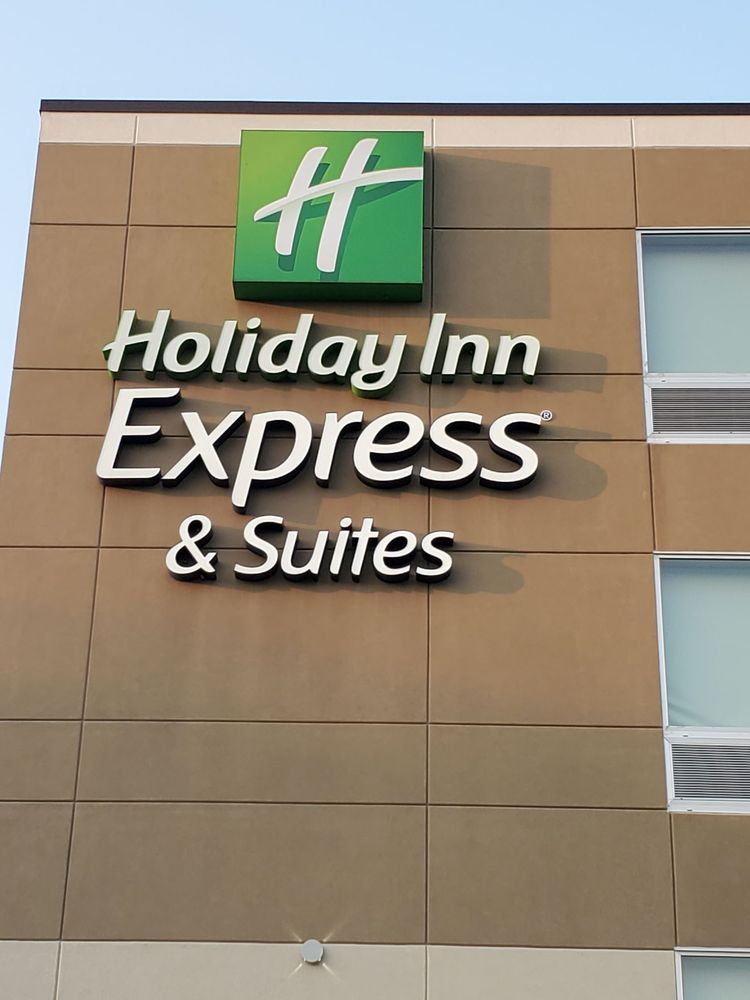 HOLIDAY INN EXPRESS - Updated July 2025 - 11 Reviews - 2100 Hwy 412 W ...