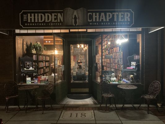 THE HIDDEN CHAPTER BOOKSTORE - Updated June 2025 - 27 Photos - 118 N Ft ...