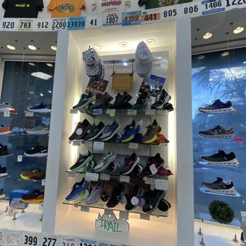 RUNNERS ROUTE - Updated August 2024 - 133 Photos & 153 Reviews - 1322 ...