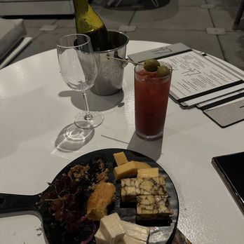 BAR 17 BISTRO - Updated July 2024 - 278 Photos & 114 Reviews - 6725 ...