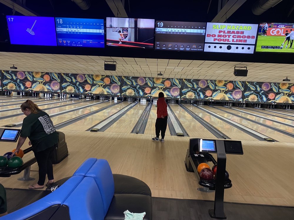 SUBURBAN BOWLERAMA - Updated October 2025 - 38 Photos & 11 Reviews ...