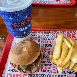 FULL MOON BBQ - Updated July 2025 - 101 Photos & 98 Reviews - 5042 Bond ...