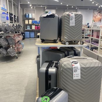 PRIMARK - Updated December 2025 - 43 Photos & 10 Reviews - 1 Walden ...