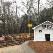 BEE CITY ZOO - 302 Photos & 66 Reviews - Petting Zoos - 1066 Holly ...