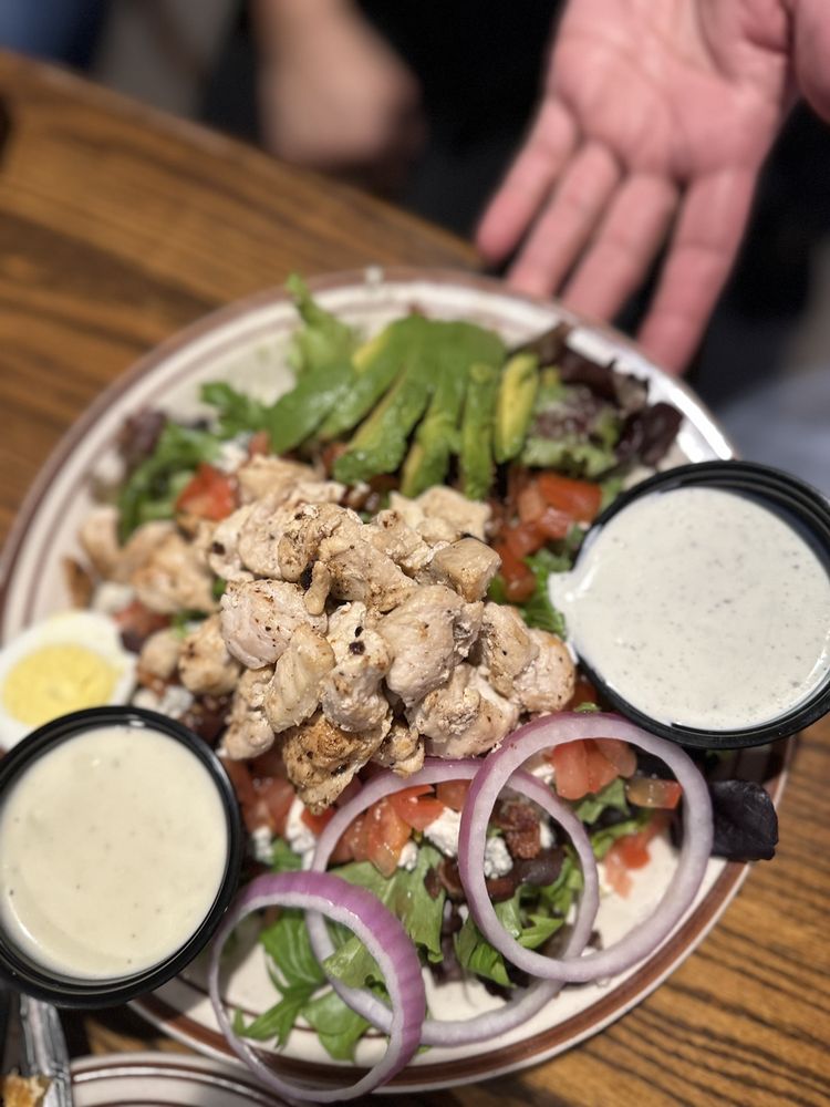 DUKE’S SPORTS BAR AND GRILL - Updated August 2024 - 266 Photos & 414 ...