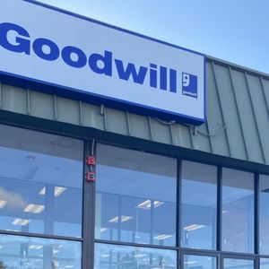 GOODWILL STORE & DONATION CENTER - Updated May 2025 - 19 Reviews - 165 ...