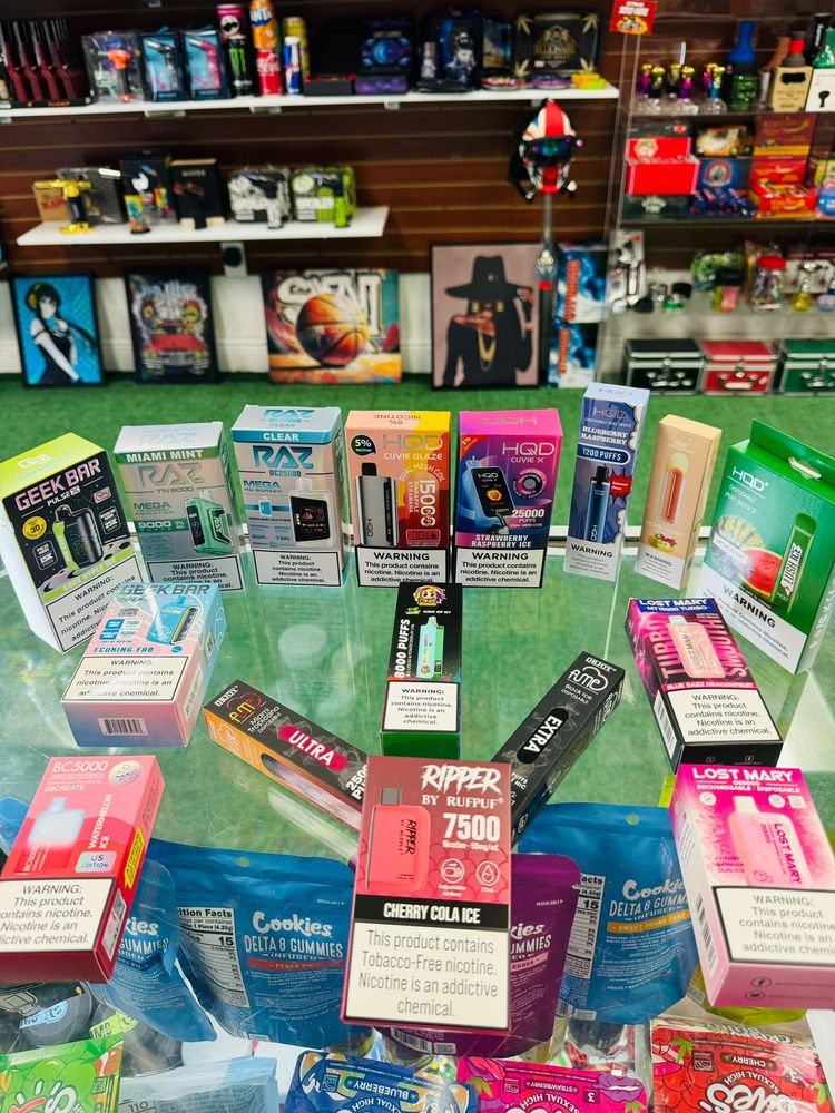 UVAPOR SMOKE SHOP - Updated December 2024 - 15 Photos - 6107 SW 8th St ...
