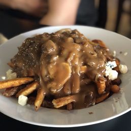 POUTINEVILLE - Updated December 2025 - 677 Photos & 653 Reviews - 1365 ...