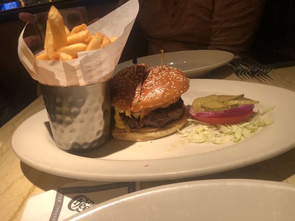 THE CHEESECAKE FACTORY - Av. Cuauhtémoc 462, Ciudad de México, CDMX ...