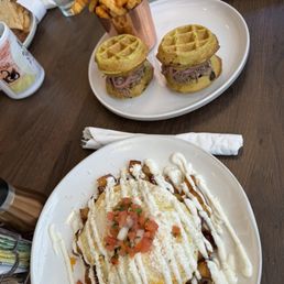 RED MAPLE - Updated October 2025 - 2224 Photos & 1413 Reviews - 10123 ...